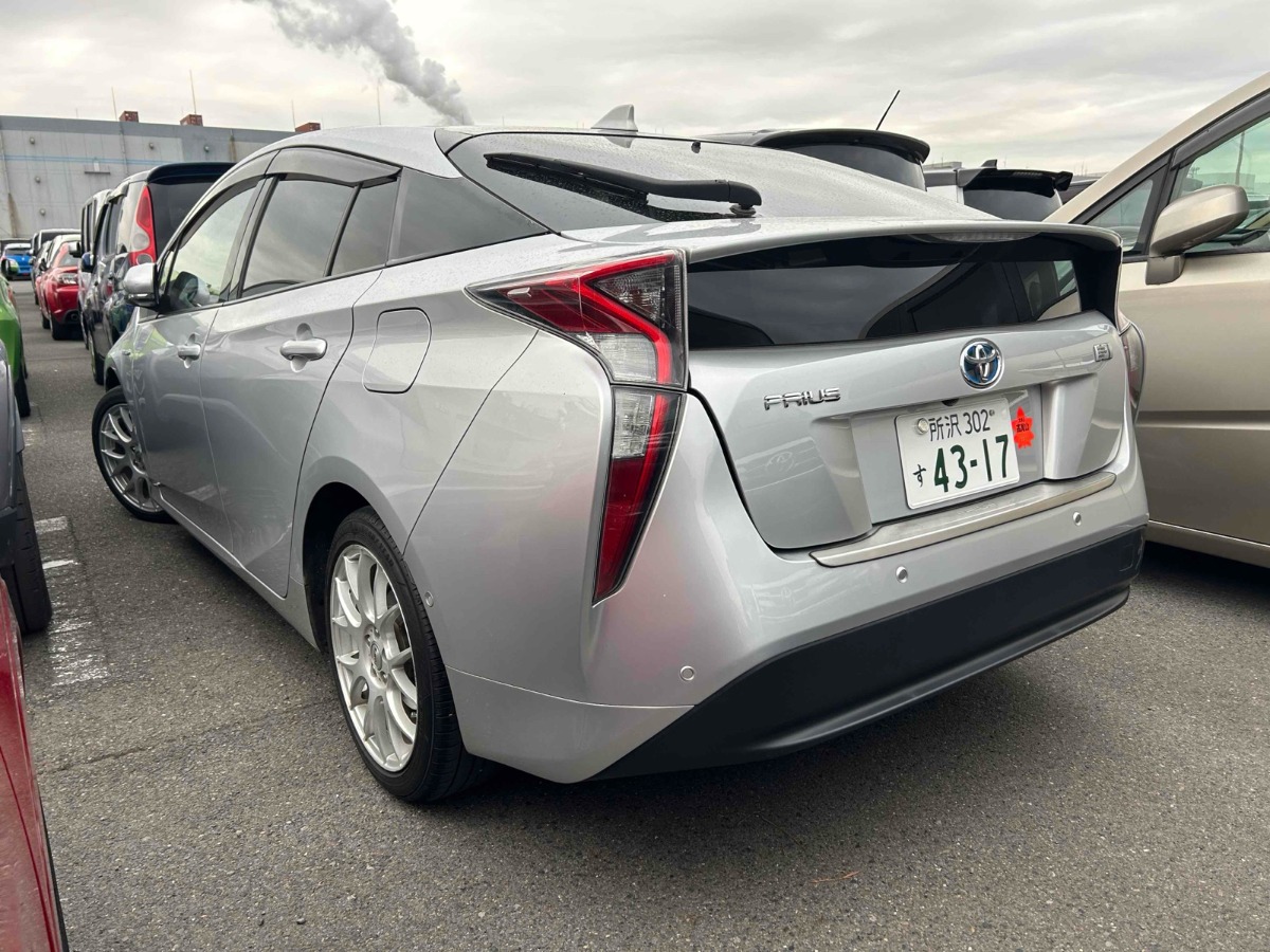 2016 Toyota Prius | Trend Motors