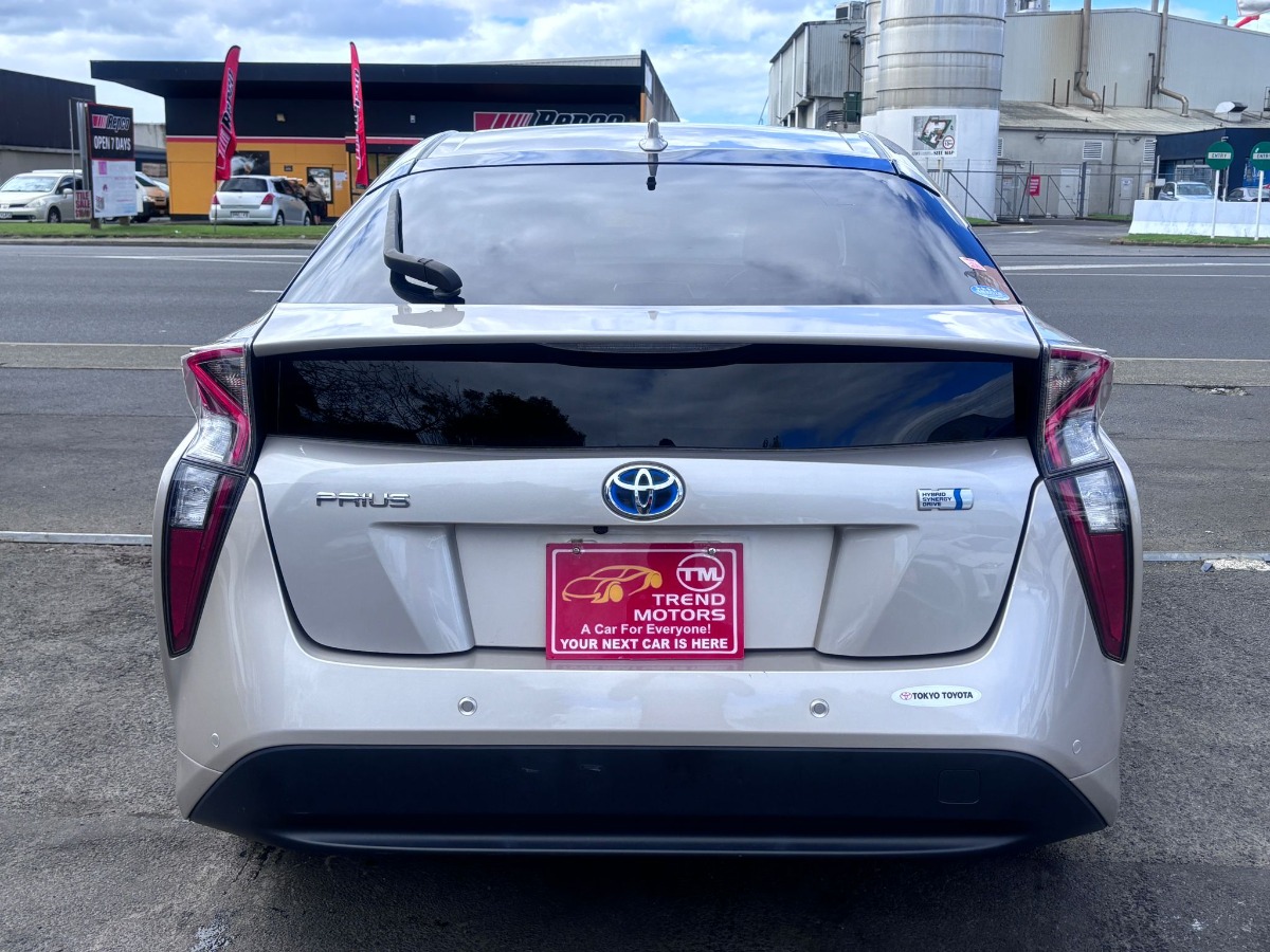 2018 Toyota Prius | Trend Motors